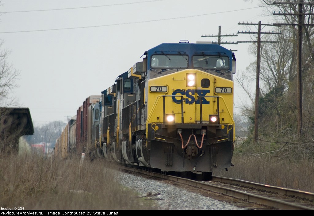 CSX 70 Q574 waits for his conductor to walk back after an emergency stop for low air pressure.
